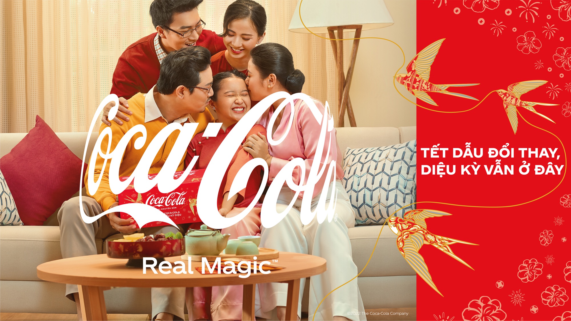 Coca-Cola lan tỏa thông điệp “Tết dẫu đổi thay, diệu kỳ vẫn ở đây”