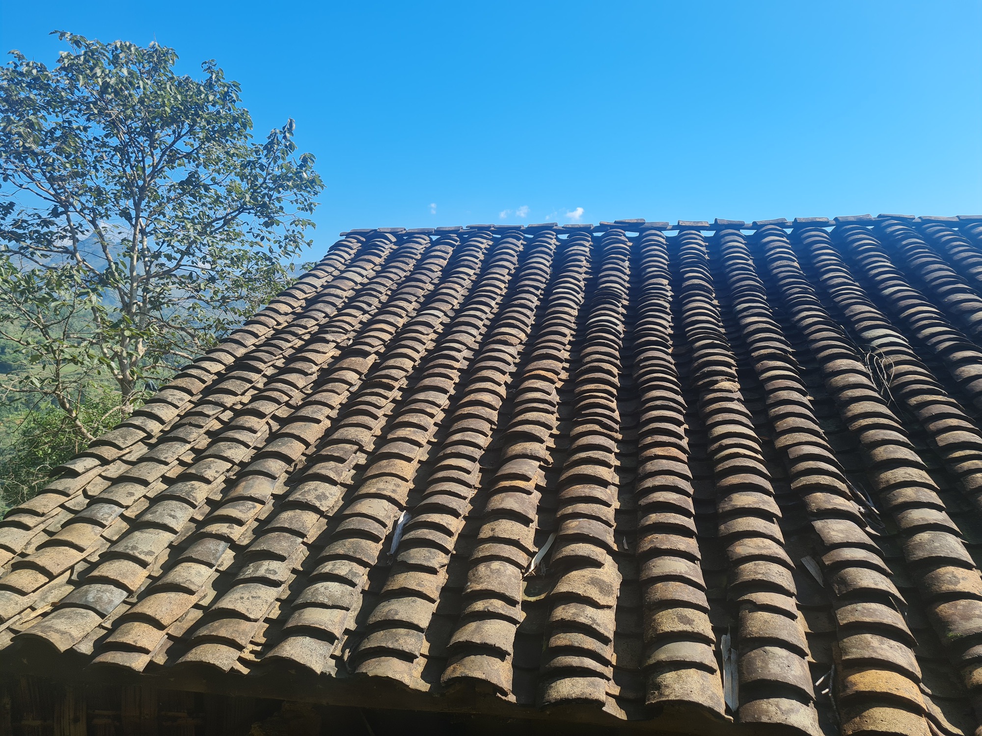 Bảo tồn nghề làm ngói đất của người Nùng Dín