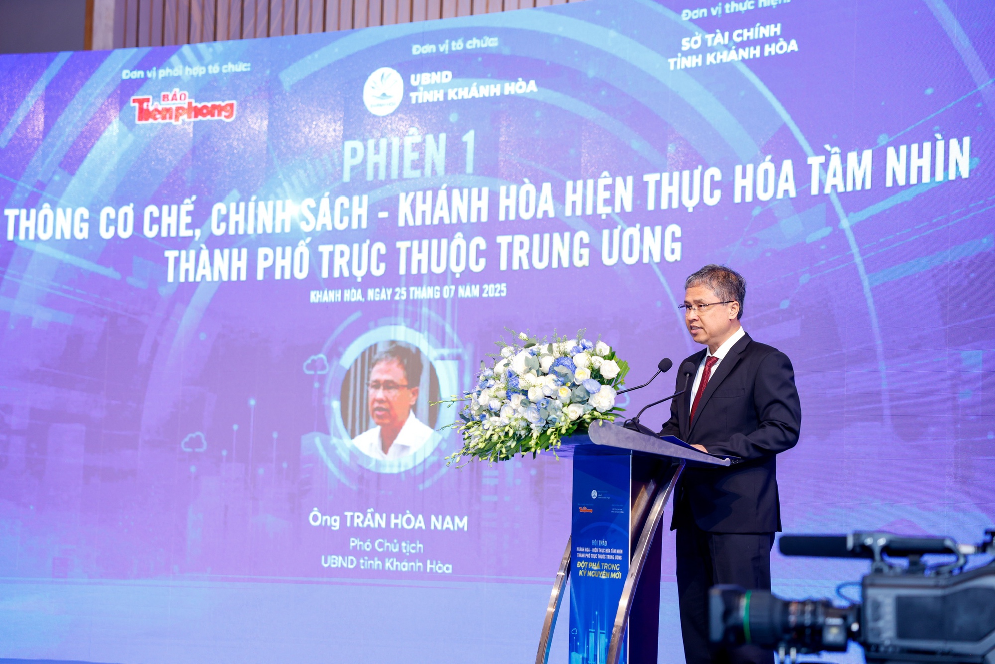 Khanh Hoa innovates growth model, welcomes opportunities for ...