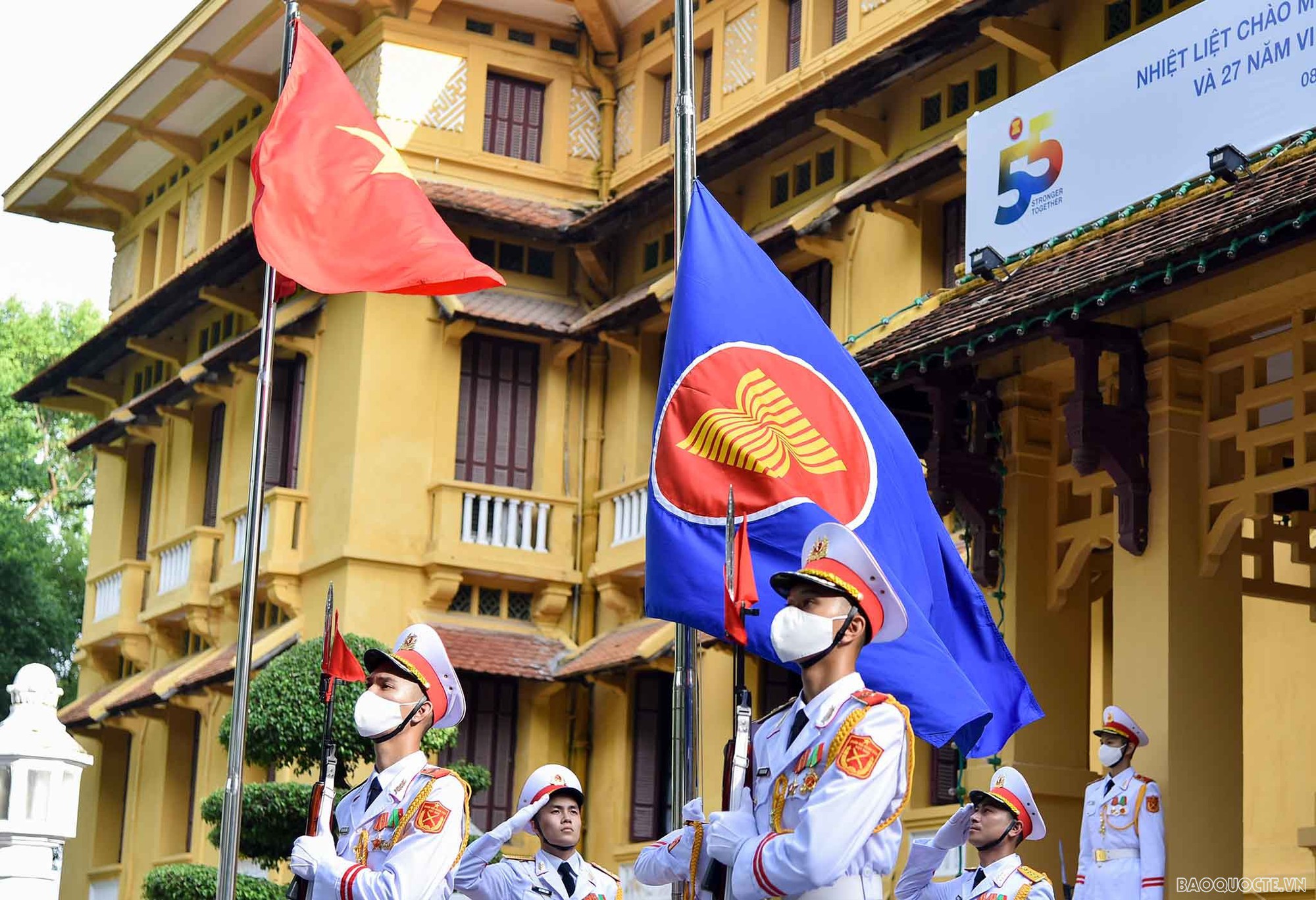 ASEAN flag-hoisting ceremony held to mark bloc's 55th founding anniversary