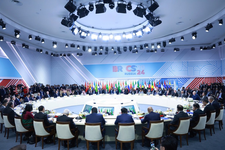 Prime Minister calls for upholding multilateralism at expanded BRICS summit