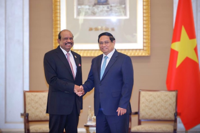 Prime Minister suggests UAE-based Lulu Group open up hypermarket chain ...
