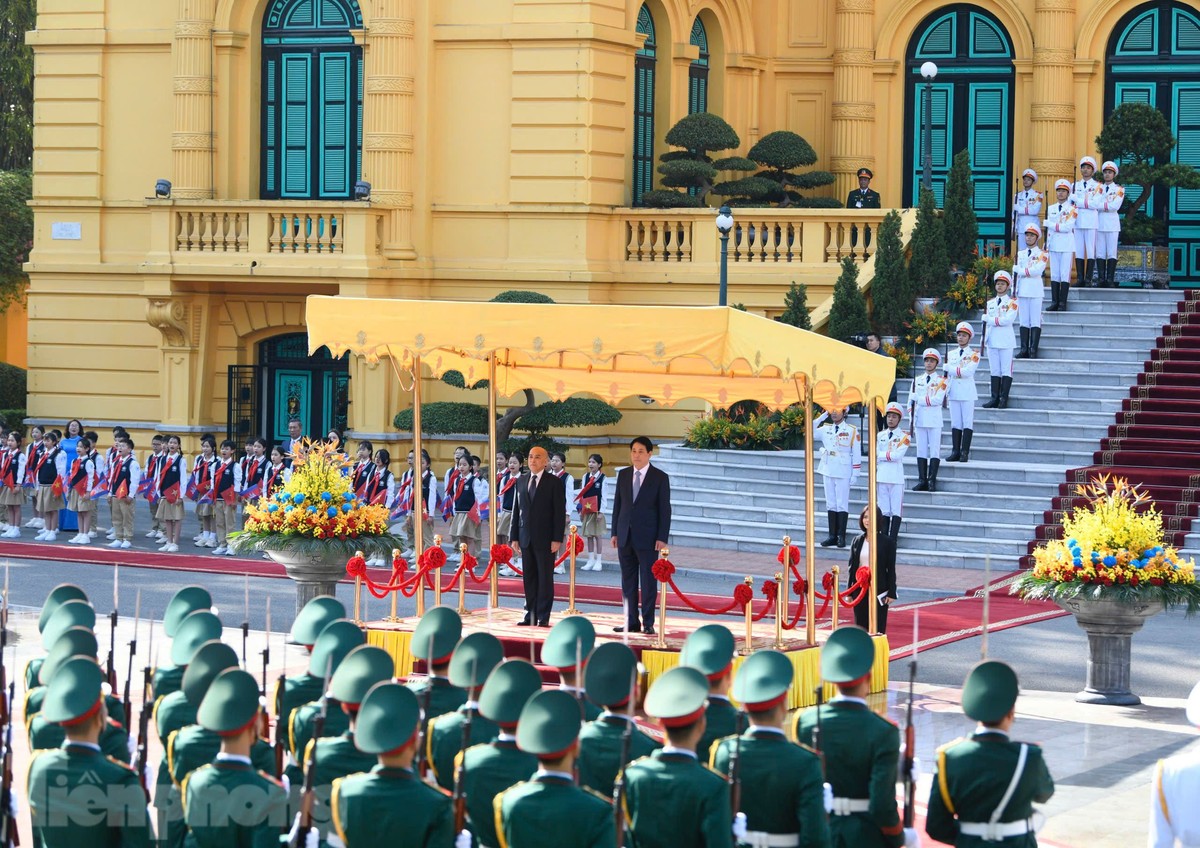 President Luong Cuong hosts official welcome ceremony for Cambodian ...