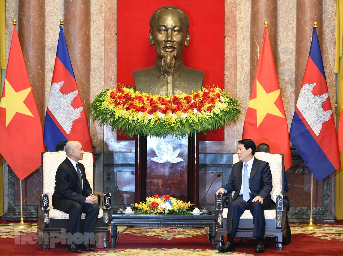 President Luong Cuong hosts official welcome ceremony for Cambodian ...