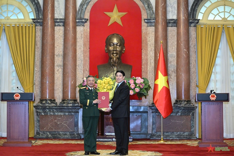 Military officer promoted to rank of Senior Lieutenant General