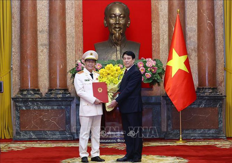 Deputy Minister of Public Security promoted to Senior Lieutenant General