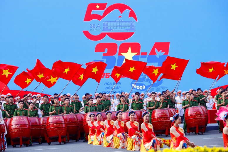 Viet Nam holds grand ceremony to mark April 30 Victory