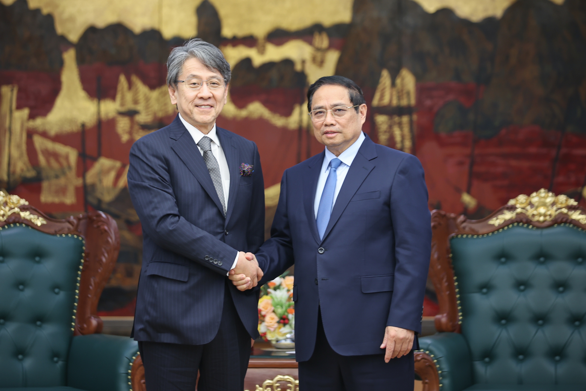Prime Minister Pham Minh Chinh receives JBIC Chairman Maeda Tadashi