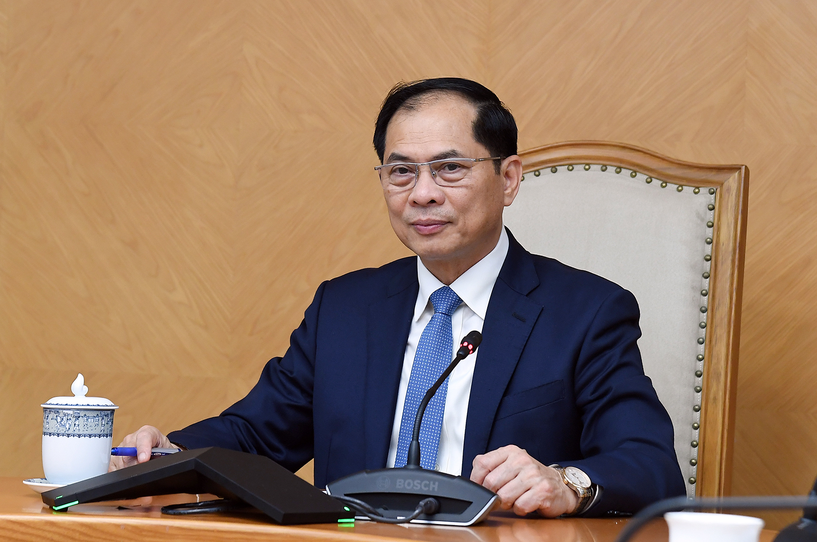 Deputy PM holds phone conversation with top German diplomat