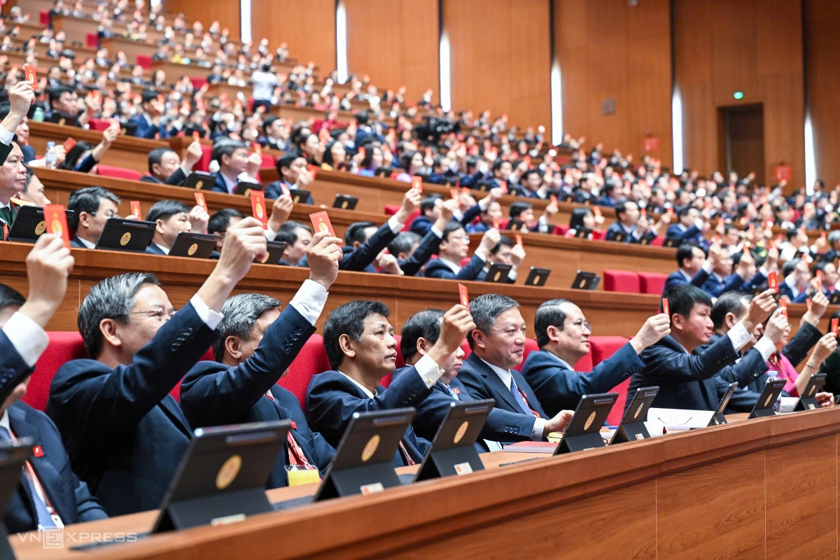 Photos: Preparatory session of 14th National Party Congress