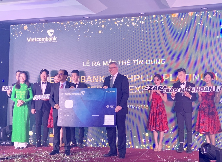 Vietcombank và American Express ra mắt thẻ cao cấp với nhiều ưu đãi