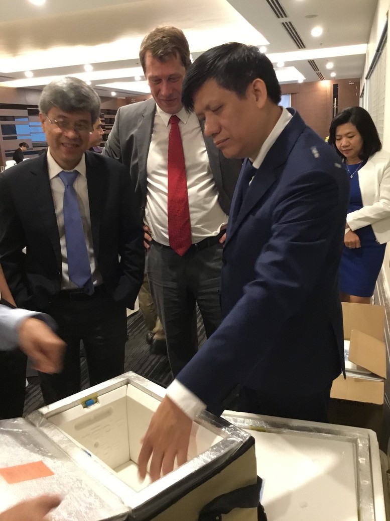 Hợp tác trong quản lý chuỗi cung ứng lạnh bảo đảm chất lượng vaccine