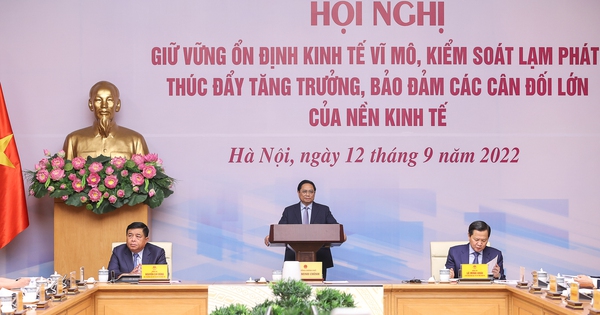 TỔNG THUẬT: Thủ tướng chủ trì họp bàn về các giải pháp ổn định kinh tế ...