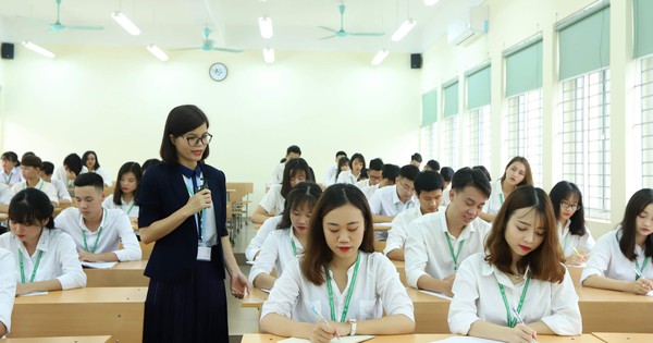 Tăng học phí bậc đại học: Các gia đình cần lưu ý