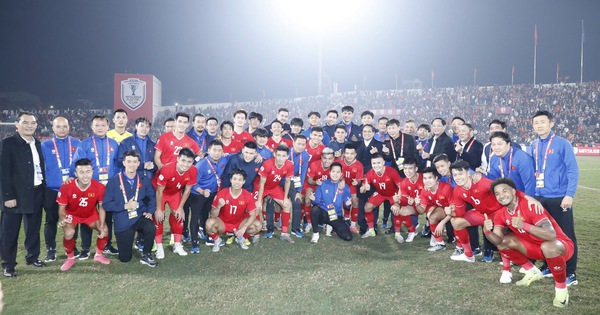 Thủ tướng chia vui, chúc mừng chiến thắng của đội tuyển Việt Nam tại lượt đi chung kết AFF Cup 2024