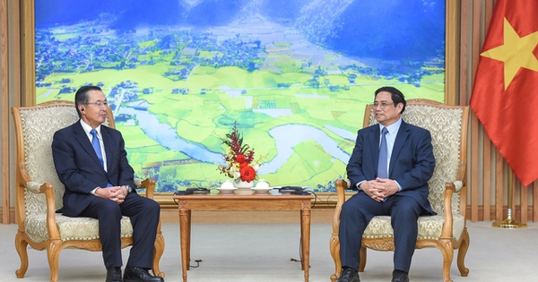 Prime Minister hosts JETRO Chairman