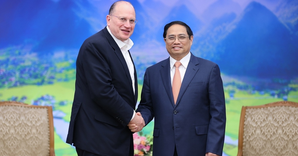 Prime Minister hosts Group Chairman of HSBC Holdings plc