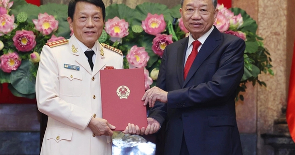 Three high-ranking police and military officers promoted
