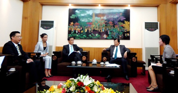 Bộ trưởng Trịnh Đình Dũng tiếp ông Teo Eng Cheong - Tổng Giám đốc IE ...