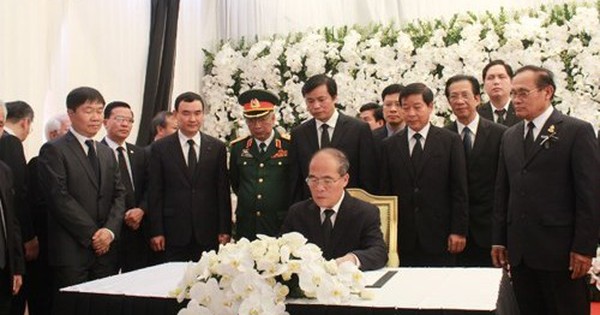VN leaders pay tribute to late Cambodian Senate President