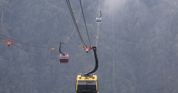 World’s longest three-rope cable car operates in Lao Cai